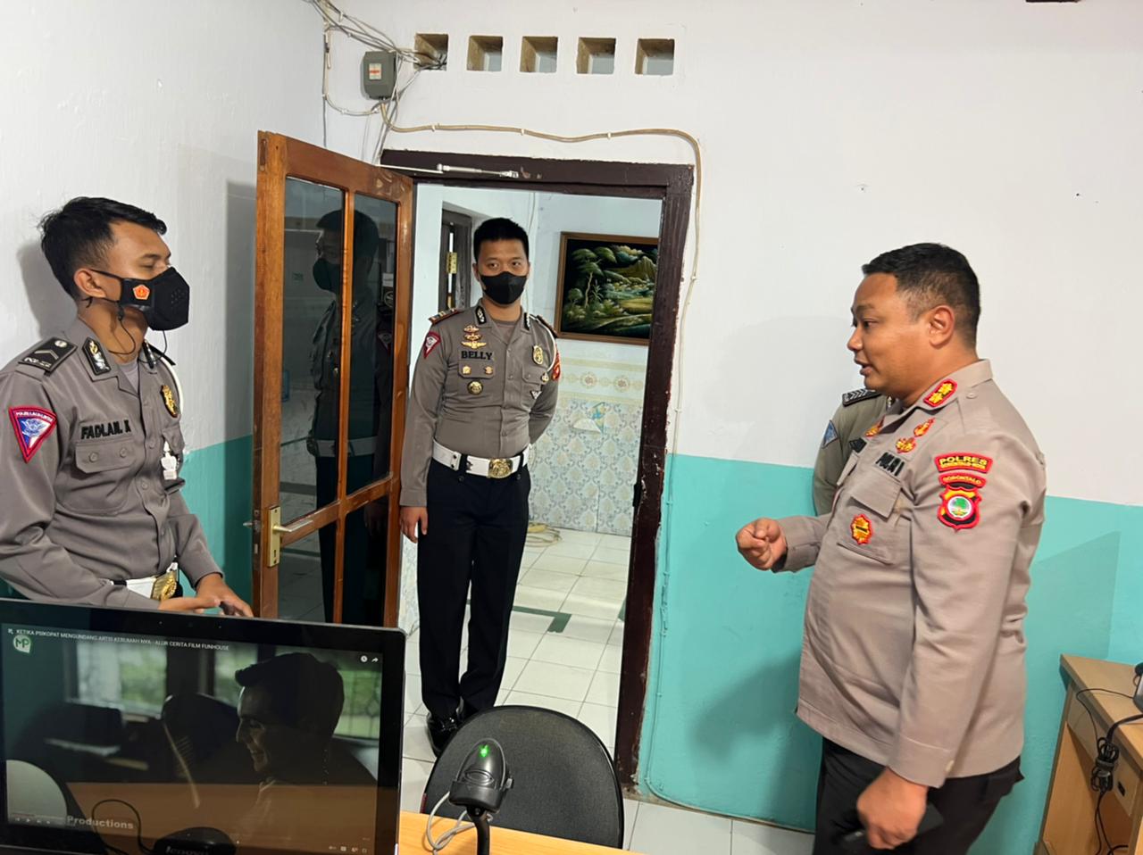 Kapolres Gorontalo Kota Tinjau Ruang Satpas Guna Tingkatkan Pelayanan ... Kapolres Gorontalo Kota Tinjau Ruang Satpas Guna Tingkatkan Pelayanan ...